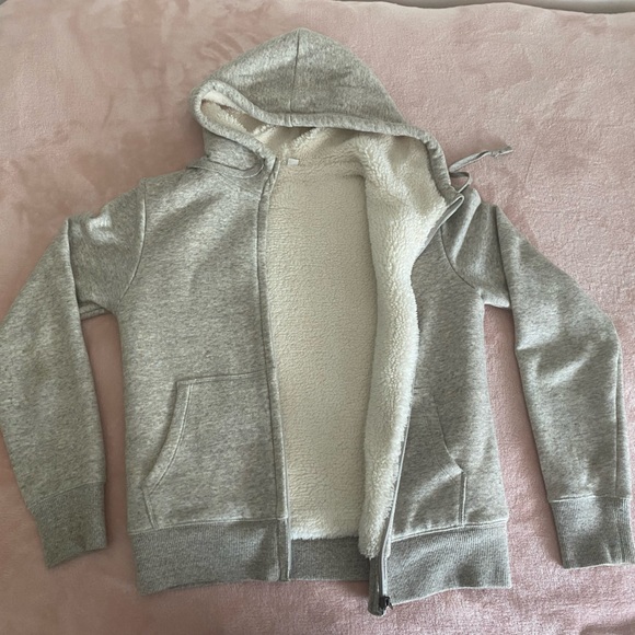 Uniqlo | Jackets & Coats | Uniqlo Fluffy Cozy Graycream Teddy Bear ...